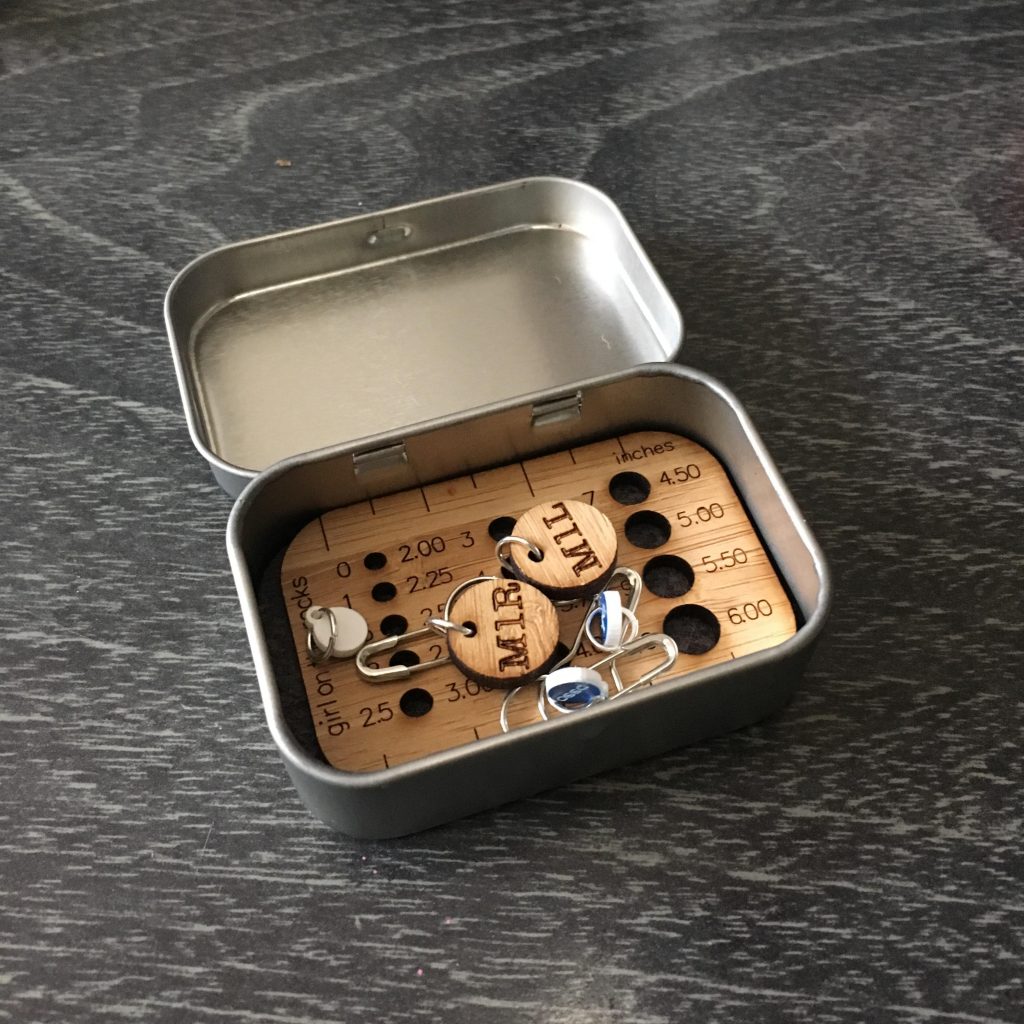 Stitch Marker box and needle gauge | girlontherocks.com